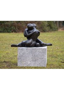 IDYL Gartenfigur »IDYL Bronze-Skulptur Modernes Liebespaar