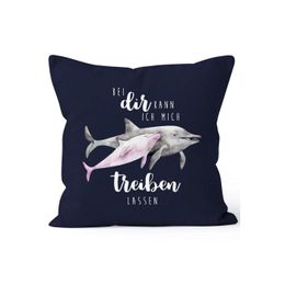 MoonWorks Dekokissen Kissen-Bezug Bei dir kann ich mich treiben lassen Delfin Delphin Liebe Spruch Geschenk Freund Freundin Kissen-Hülle Deko-Kissen Baumwolle MoonWorks®