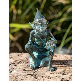 IDYL Dekofigur IDYL Bronze-Skulptur Elf sitzend auf einem Stein