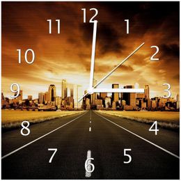 Wallario Wanduhr Skyline am Ende der Straße (Aluverbunduhr), schwarz, mit weißen Zeigern