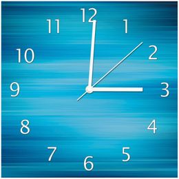 Wallario Wanduhr Blau und schwarz gestreift - Abstraktes Streifenmuster (Aluverbunduhr), mit weißen Zeigern