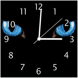 Wallario Wanduhr Blaue Katzenaugen bei Nacht (Aluverbunduhr), schwarz, mit weißen Zeigern