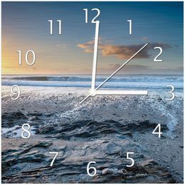 Wallario Wanduhr Einsamer Strand in Cornwall England (Aluverbunduhr), blau, mit weißen Zeigern