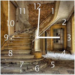 Wallario Wanduhr Massive Steintreppe in herrenlosem Haus (Aluverbunduhr), gelb, mit weißen Zeigern