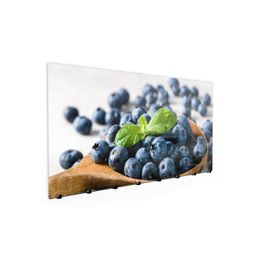 Primedeco Garderobenpaneel Magnetwand und Memoboard aus Glas Heidelbeeren auf Löffel