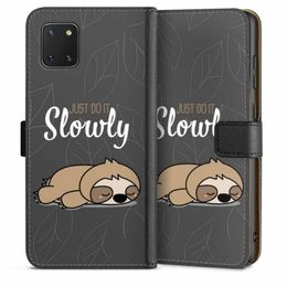 DeinDesign Handyhülle lazy sunday Sprüche Faultier Just Do It Slowly Sloth Grey, Samsung Galaxy Note 10 lite Hülle Handy Flip Case Wallet Cover