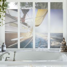 Fensterfolie Segelboot auf blauem Meer bei Sonnenschein
