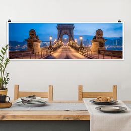 Bilderwelten Poster Stadt orange Motiv matt gl&auml;nzend selbstklebend - Kettenbr&uuml;cke in Budapest bei Nacht - Architektur Wohnzimmer Schlafzimmer