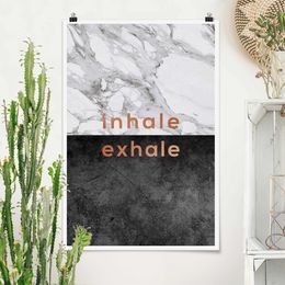 Bilderwelten Poster Spr&uuml;che schwarz weiss modern matt gl&auml;nzend selbstklebend - Inhale Exhale Kupfer und Marmor - Spr&uuml;che Wohnzimmer Schlafzimmer