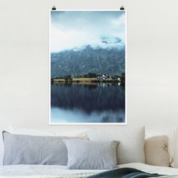 Bilderwelten Poster Natur blau Motiv matt gl&auml;nzend selbstklebend - Spiegelung auf den Lofoten - Berg Wohnzimmer Schlafzimmer