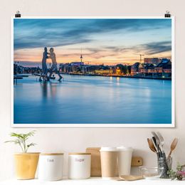 Bilderwelten Poster Natur blau Motiv matt gl&auml;nzend selbstklebend - Berlin Skyline mit Molecule Man - Berlin Wohnzimmer Schlafzimmer