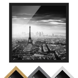Architektur & Skyline Bild mit Rahmen Der Eiffelturm von Oben Schwarzwei&szlig;