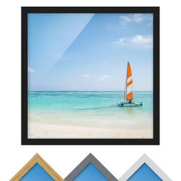 Bilderwelten Bild mit Rahmen Strand t&uuml;rkis Tropisch inkl. Rahmung - Katamaran auf dem Indischen Ozean - Karibik Wohnzimmer Schlafzimmer