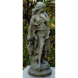 Casa Padrino Skulptur Jugendstil Gartendeko Skulptur / Statue Mädchen mit einem kleinen Krug Grau 26 x 23 x H. 67 cm