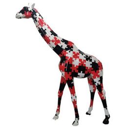 Casa Padrino Skulptur Luxus Deko Skulptur Giraffe Weiß / Schwarz / Rot H. 320 cm