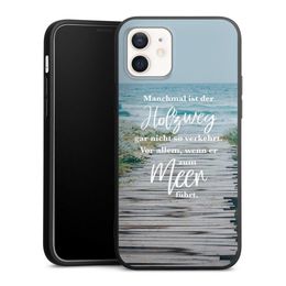 DeinDesign Handyhülle Strand Motivation Spruch Holzweg, Apple iPhone 12 Silikon Hülle Premium Case Handy Schutzhülle, schwarz
