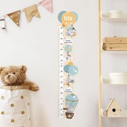 Kindermesslatte Wandtattoo Tiere in Ballons mit Wunschname Blau