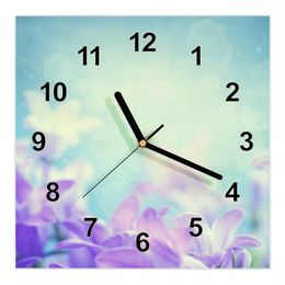 Primedeco Wanduhr Glasuhr Wanduhr Wandkunst Größe 30 x 30 cm mit Motiv Lila Blüten, Ziffernblatt: Modern