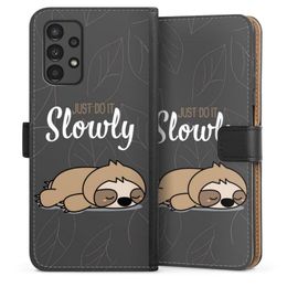 DeinDesign Handyhülle lazy sunday Sprüche Faultier Just Do It Slowly Sloth Grey, Samsung Galaxy A13 4G Hülle Handy Flip Case Wallet Cover, schwarz