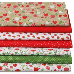 buttinette Patchwork- und Quiltpaket "Erdbeeren", weiß/grün/rot