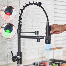 Wasserhahn Küche Armatur Schwarz LED Küchenarmatur mit Brause 360° schwenkbar Mischbatterie Spültischarmatur