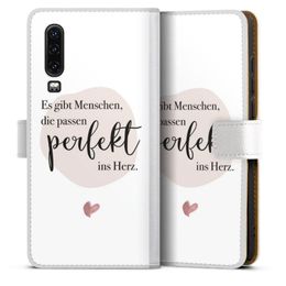 DeinDesign Handyhülle Es gibt Menschen die passen, Huawei P30 Hülle Handy Flip Case Wallet Cover Handytasche Leder