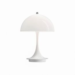 Louis Poulsen Panthella Portable V2 LED-Lampe weiß