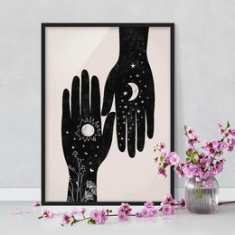 Bilderwelten Bild mit Rahmen Spirituell beige Orientalisch inkl. Rahmung - H&auml;nde mit Mond und Sonne - Deko Wohnzimmer Schlafzimmer