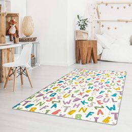 Teppich Alphabet mit Herzen und Punkten in Kunterbunt