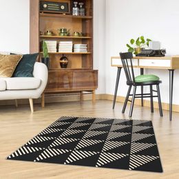 Teppich Schwarze Dreiecke und Streifen auf Beige
