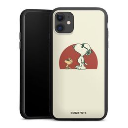 DeinDesign iPhone 11 Handy Premium Silikon H&uuml;lle Handyh&uuml;lle schwarz Case Official Licensed Product Kindheit Snoopy Silikon Premium Case