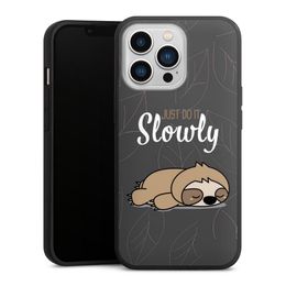 DeinDesign iPhone 13 Pro Handy Premium Silikon H&uuml;lle Handyh&uuml;lle schwarz Case Sloth Lazy Sunday Sayings Silikon Premium Case