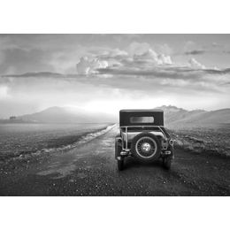 papermoon Fototapete "Landschaft mit Auto Schwarz Weiß" Tapeten Gr. B/L: 4,50 m x 2,80 m, Bahnen: 9 St., bunt Fototapeten