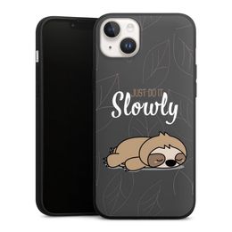DeinDesign iPhone 14 Handy Premium Silikon H&uuml;lle Handyh&uuml;lle schwarz Case Sloth Lazy Sunday Sayings Silikon Premium Case