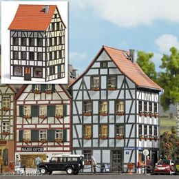 Busch H0 (1:87) 1536 - Altstadt Eckhaus