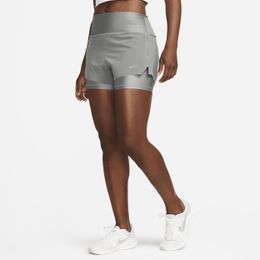 Nike Dri-FIT Swift 2-in-1-Laufshorts mit halbhohem Bund und Taschen für Damen (ca. 7,5 cm) - Grau