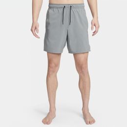 Nike Unlimited vielseitige Dri-FIT Herrenshorts ohne Futter (ca. 18 cm) - Grau