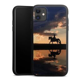 DeinDesign iPhone 11 Handy Premium Silikon H&uuml;lle Handyh&uuml;lle schwarz Case Horseback Riding Horse Sunset Silikon Premium Case