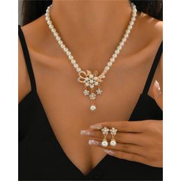 Rouemi Choker-Set Mode Perle Blume Halskette