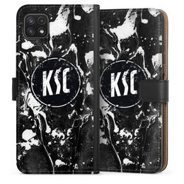DeinDesign Galaxy A22 5G Handy Klapph&uuml;lle Handyh&uuml;lle aus Kunst Leder schwarz Flip Case Official Licensed Product Ksc Karlsruher Sc Sideflip mit langer Lasche