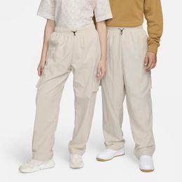 Nike Sportswear Essential Cargo-Webhose mit hohem Bund für Damen - Braun