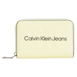 Calvin Klein Jeans Geldbörse SCULPTED MED ZIP AROUND MONO, mit großflächigem Markenlogo vorne, gelb