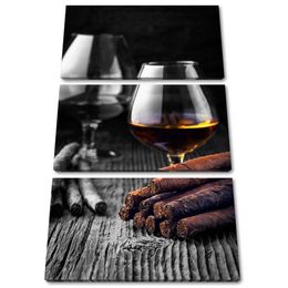Pixxprint Leinwandbild Whisky mit Zigarren auf Holztisch