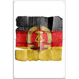Wallario Sichtschutzzaunmatten DDR Flagge auf altem Papier
