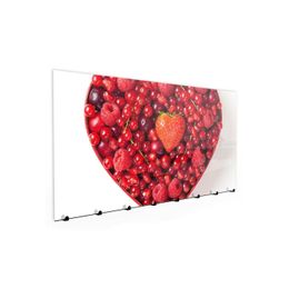 Primedeco Garderobenpaneel Magnetwand und Memoboard aus Glas Herz aus Beeren und Erdbeere