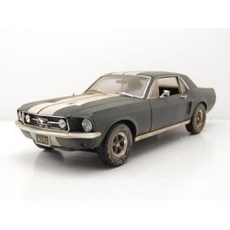 GREENLIGHT collectibles Modellauto Ford Mustang Coupe 1967 matt schwarz verschmutzt Creed II Modellauto