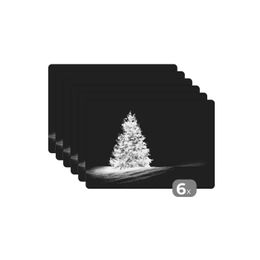 MuchoWow Platzset, Ein beleuchteter Weihnachtsbaum bei Nacht