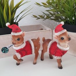 Aspinaworld Weihnachtsfigur Weihnachtsdeko Reh Figur mit Mütze und Pulli 2er Set 11 cm, braun