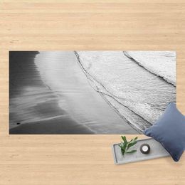 MICASIA - Vinyl-Teppich - Leichter Wellengang am Strand Schwarz Weiß - Querformat 1:2 Größe HxB: 80cm x 160cm