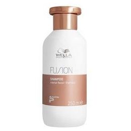 Wella Fusion Intense Repair Shampoo (250 ml)